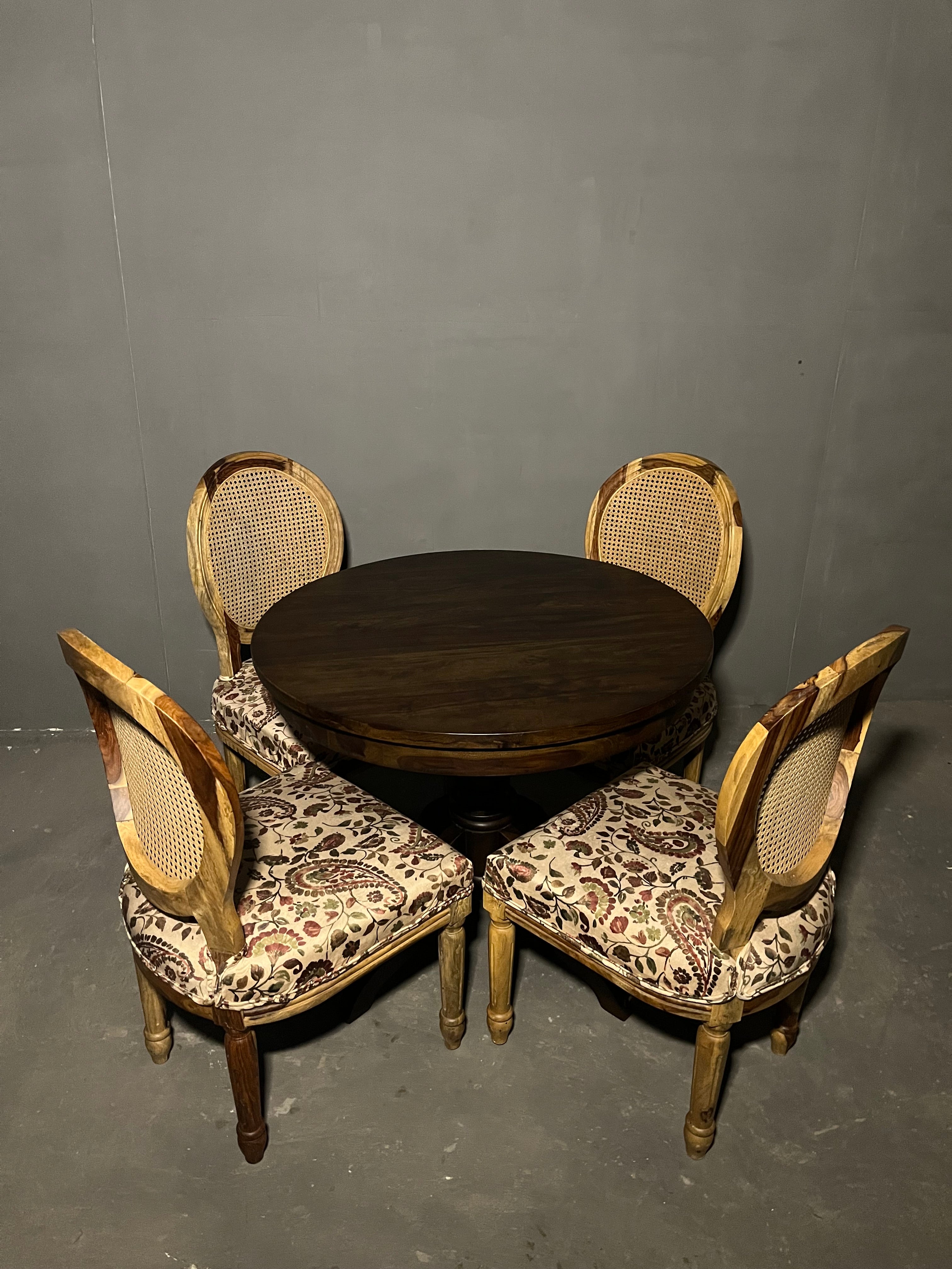 Dining Tables – TimberManor